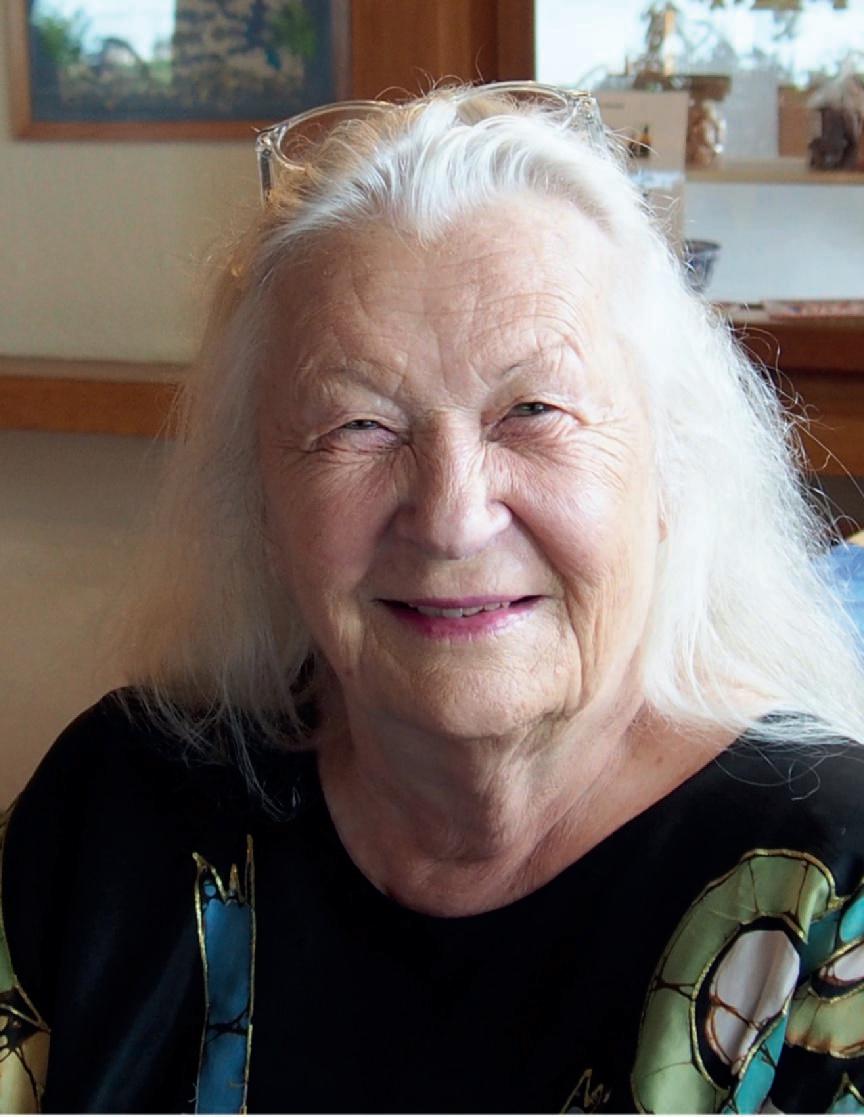 Julie Holtzman's Instagram, Twitter & Facebook on IDCrawl