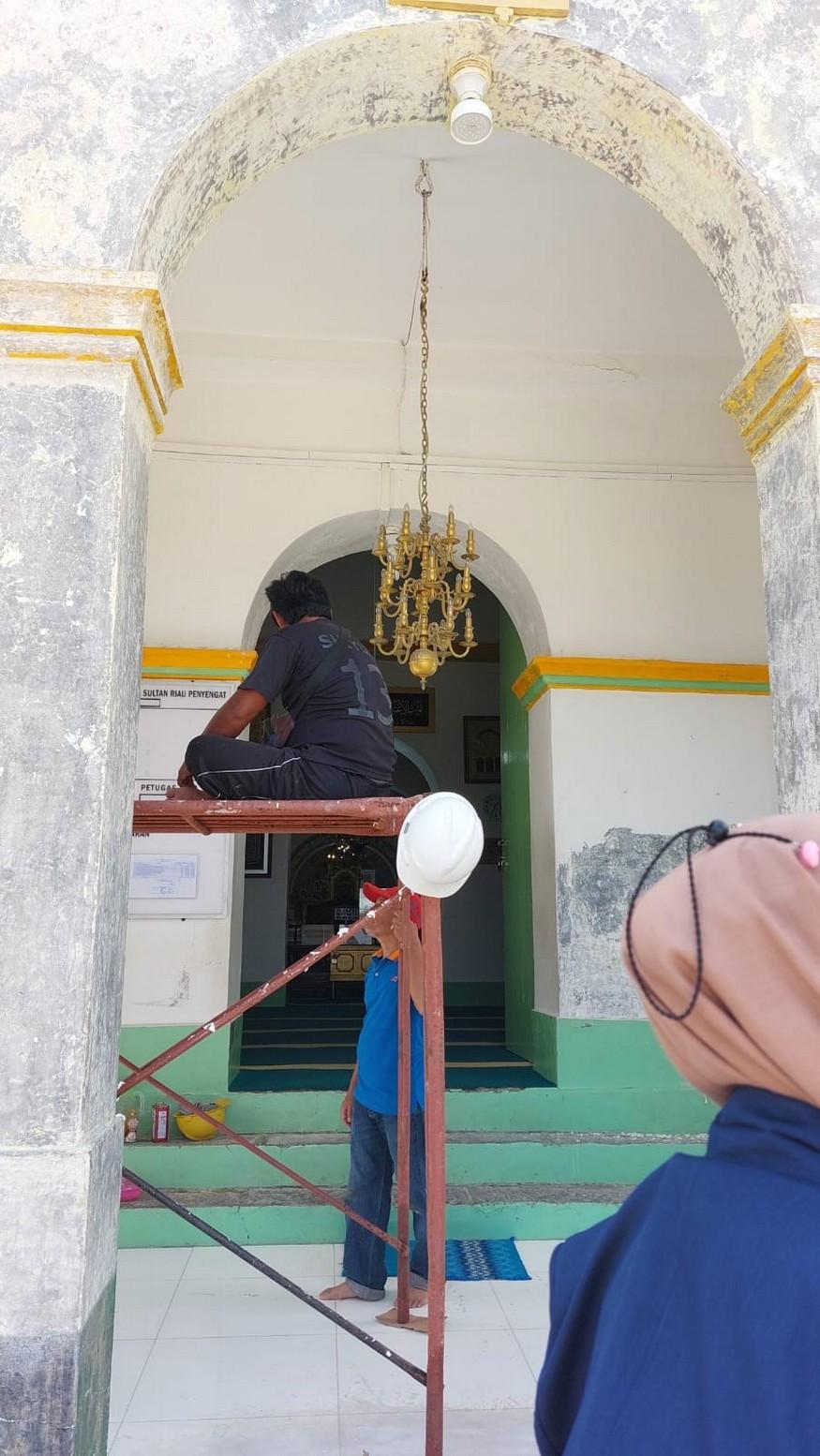 Arsitektur Masjid Raya Sultan Riau by Kllen W - Issuu