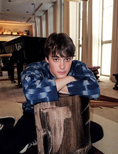 SATURNE #23 ft. Mitchell Hope by Saturne Magazine - Issuu