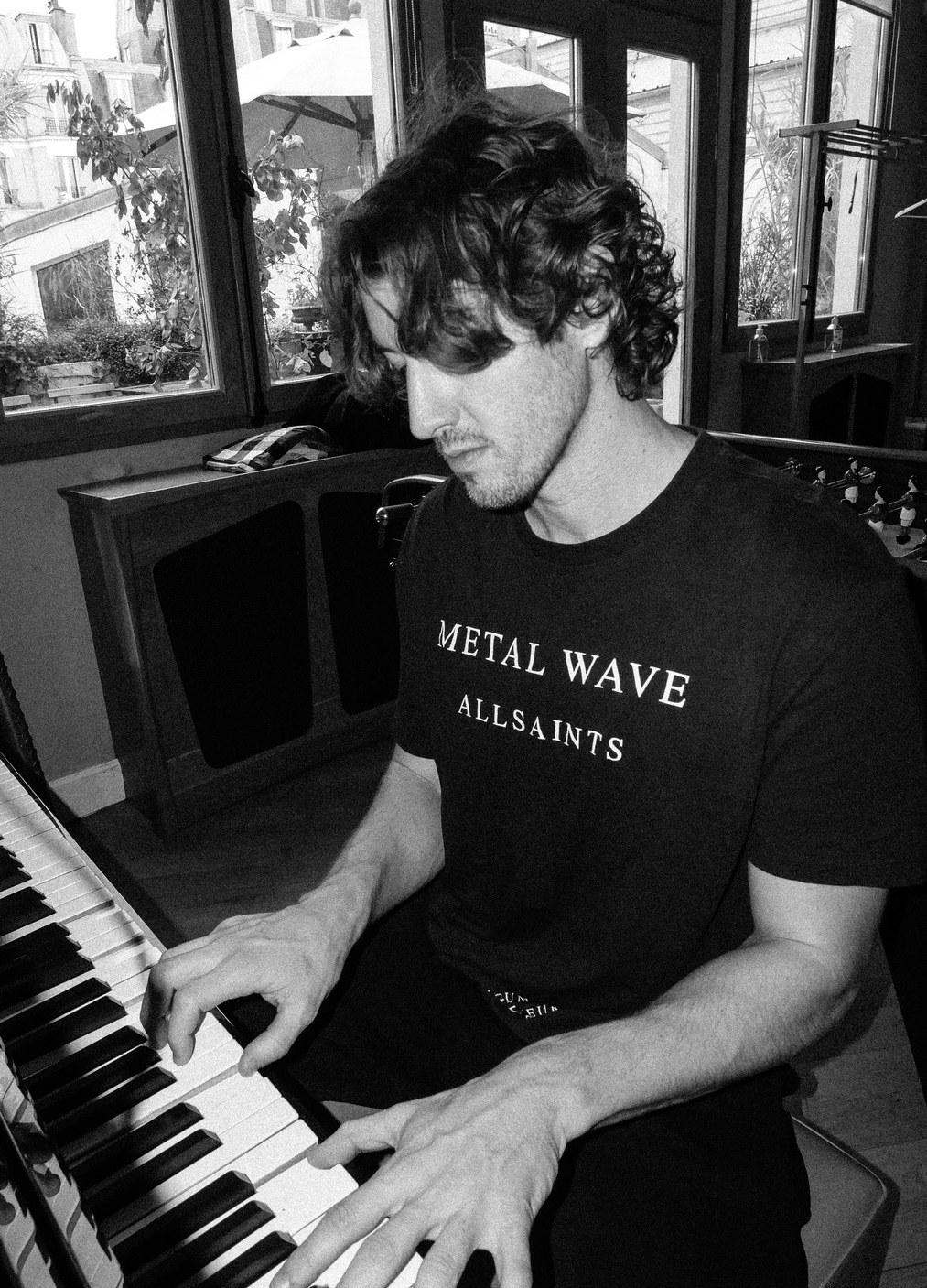 SATURNE #23 ft. Mitchell Hope by Saturne Magazine - Issuu