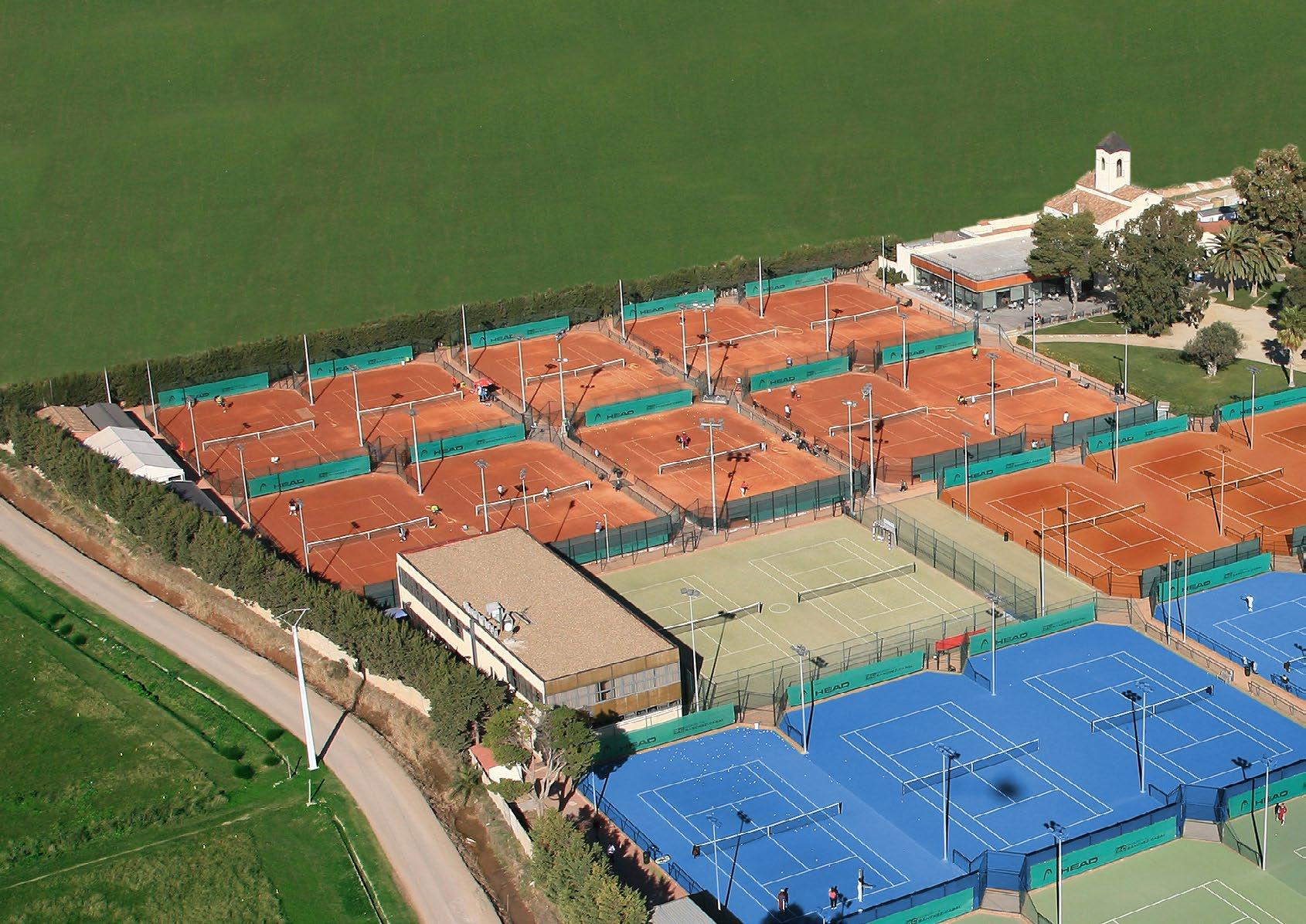 ES American School Barcelona by Emilio Sánchez Academy - Issuu