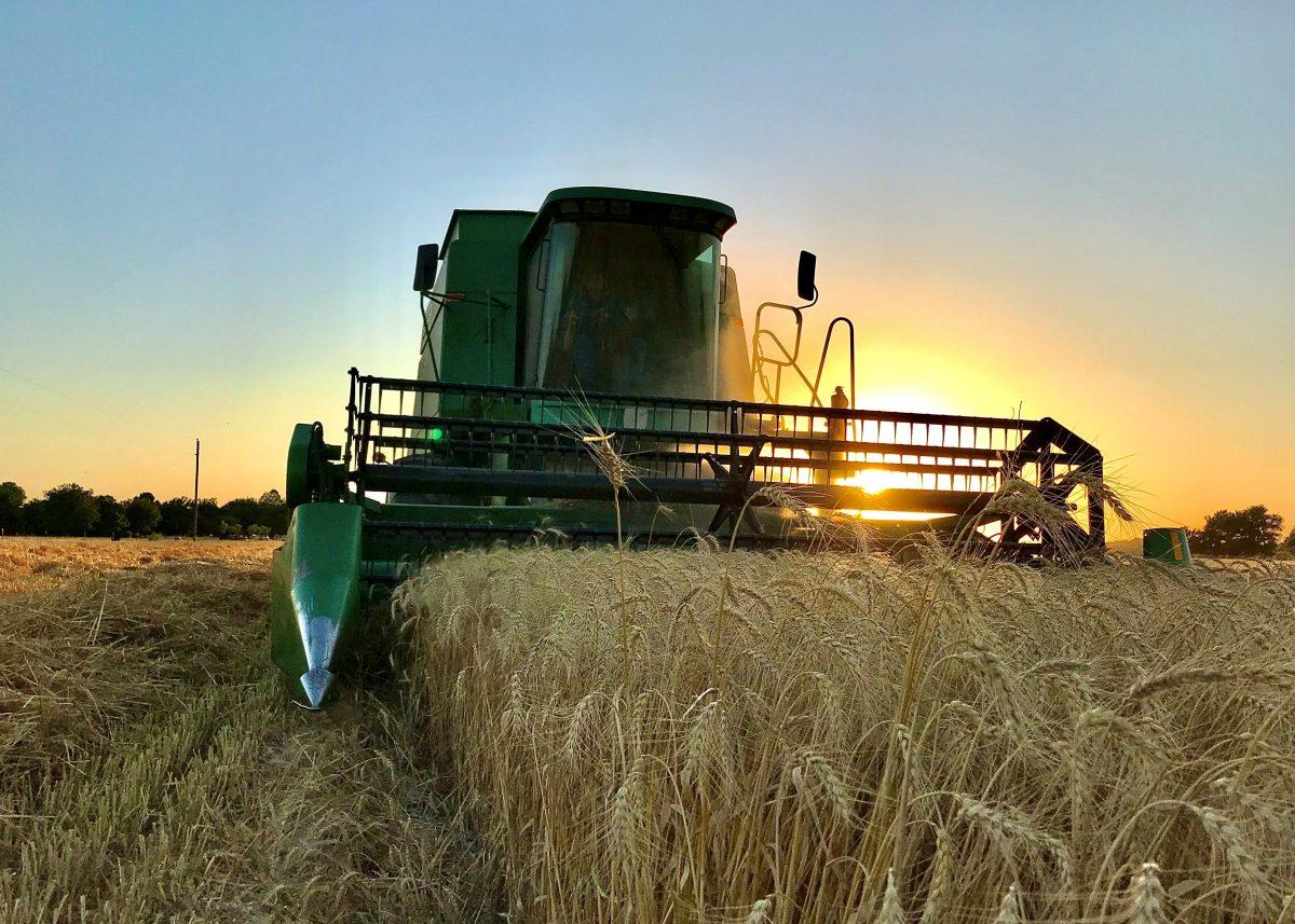 The Versatile Efficiency of a Tractor-Mounted Combine for Farming ...