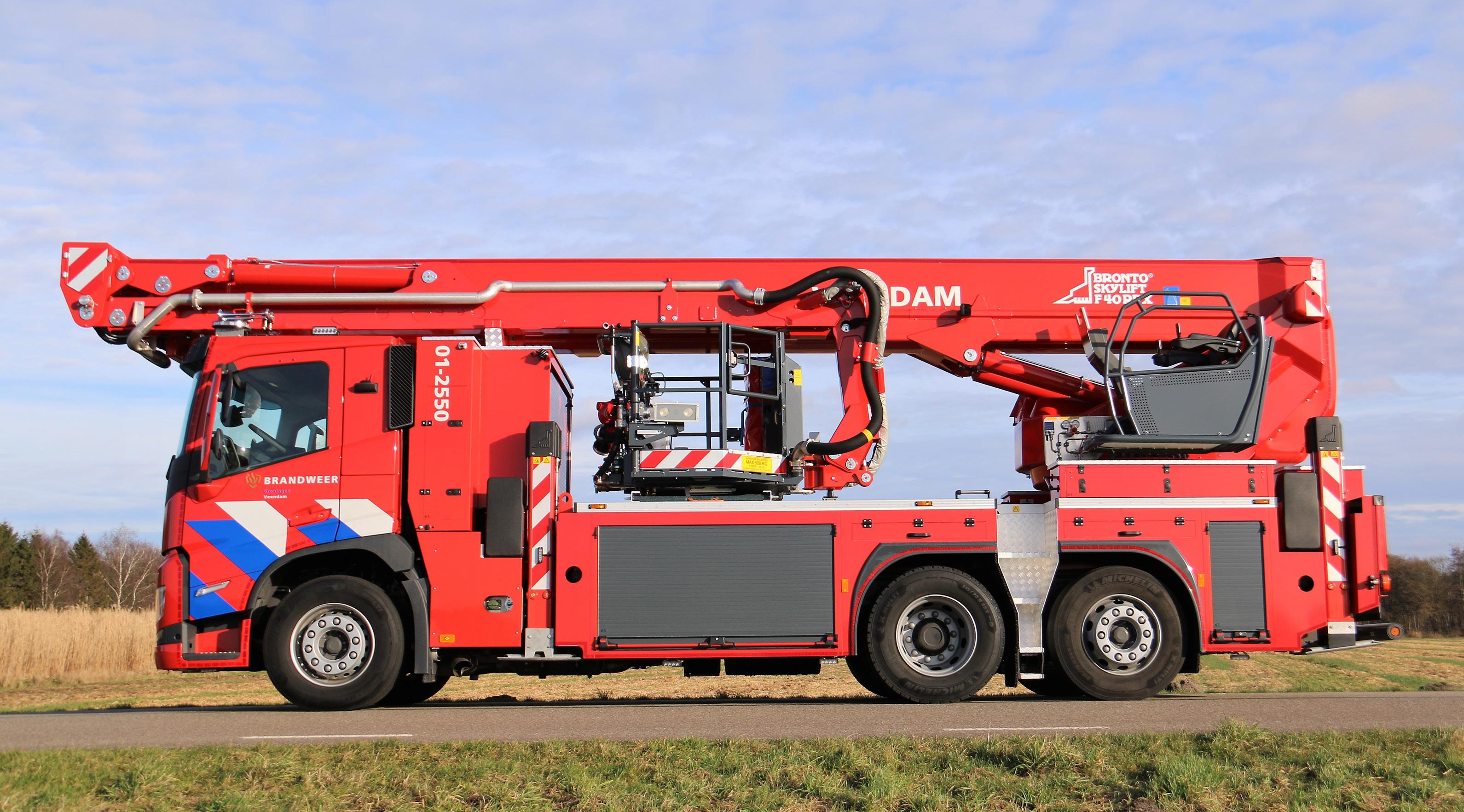 Nieuwe hoogwerkers voor Brandweer Groningen - Issuu