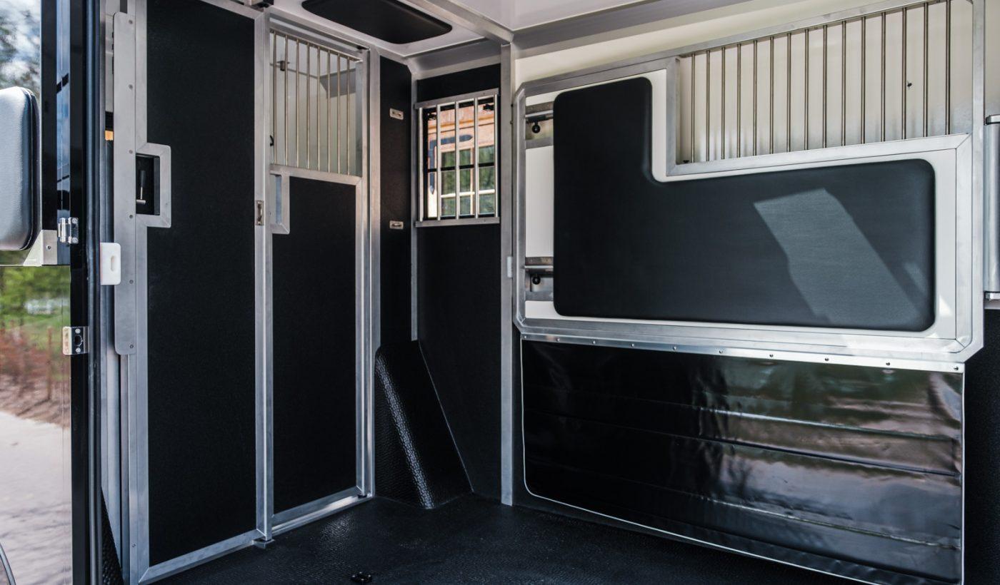 Stephex Stallion Horsebox by Hunterhorseboxes - Issuu