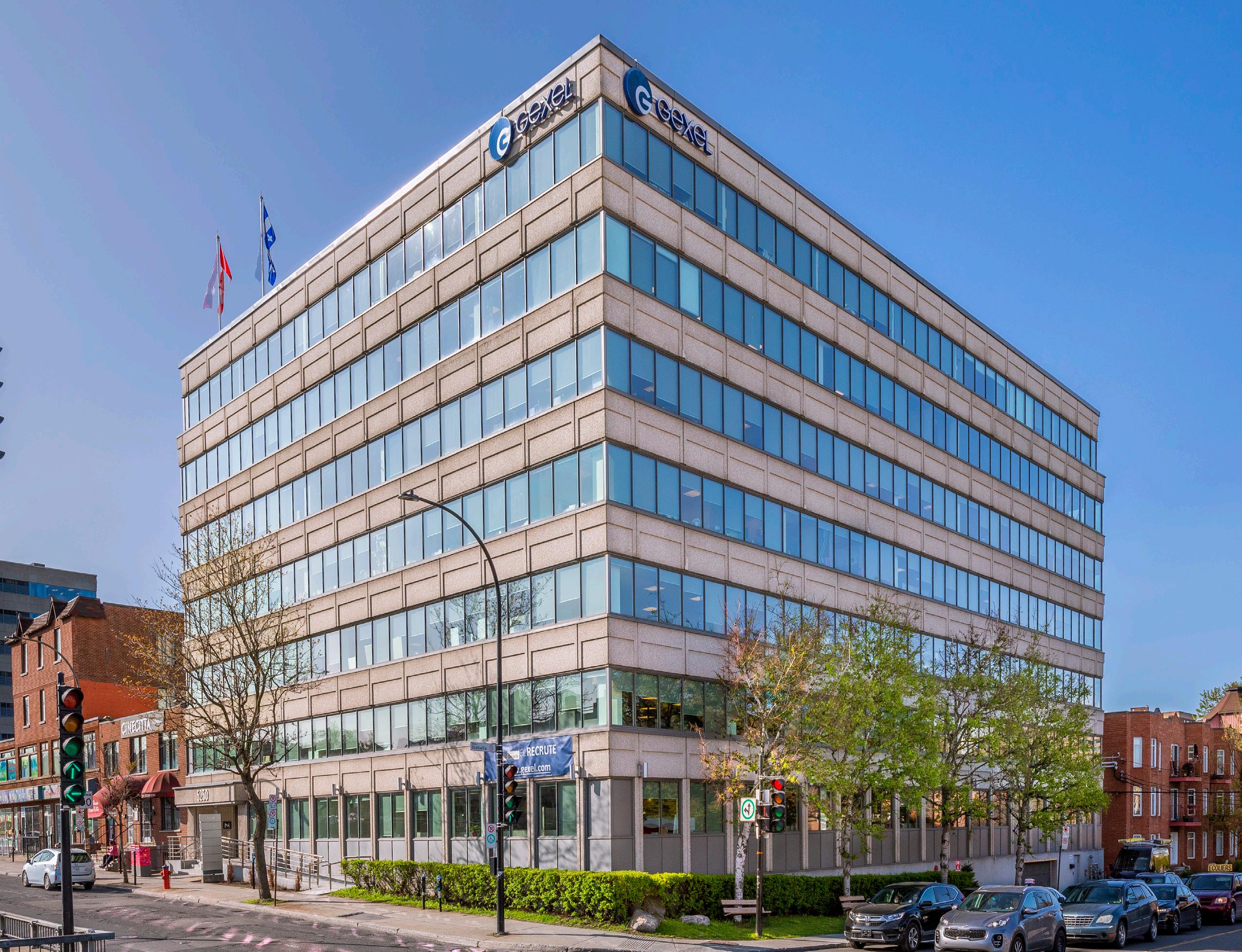 5250 Décarie by asgaard - Issuu