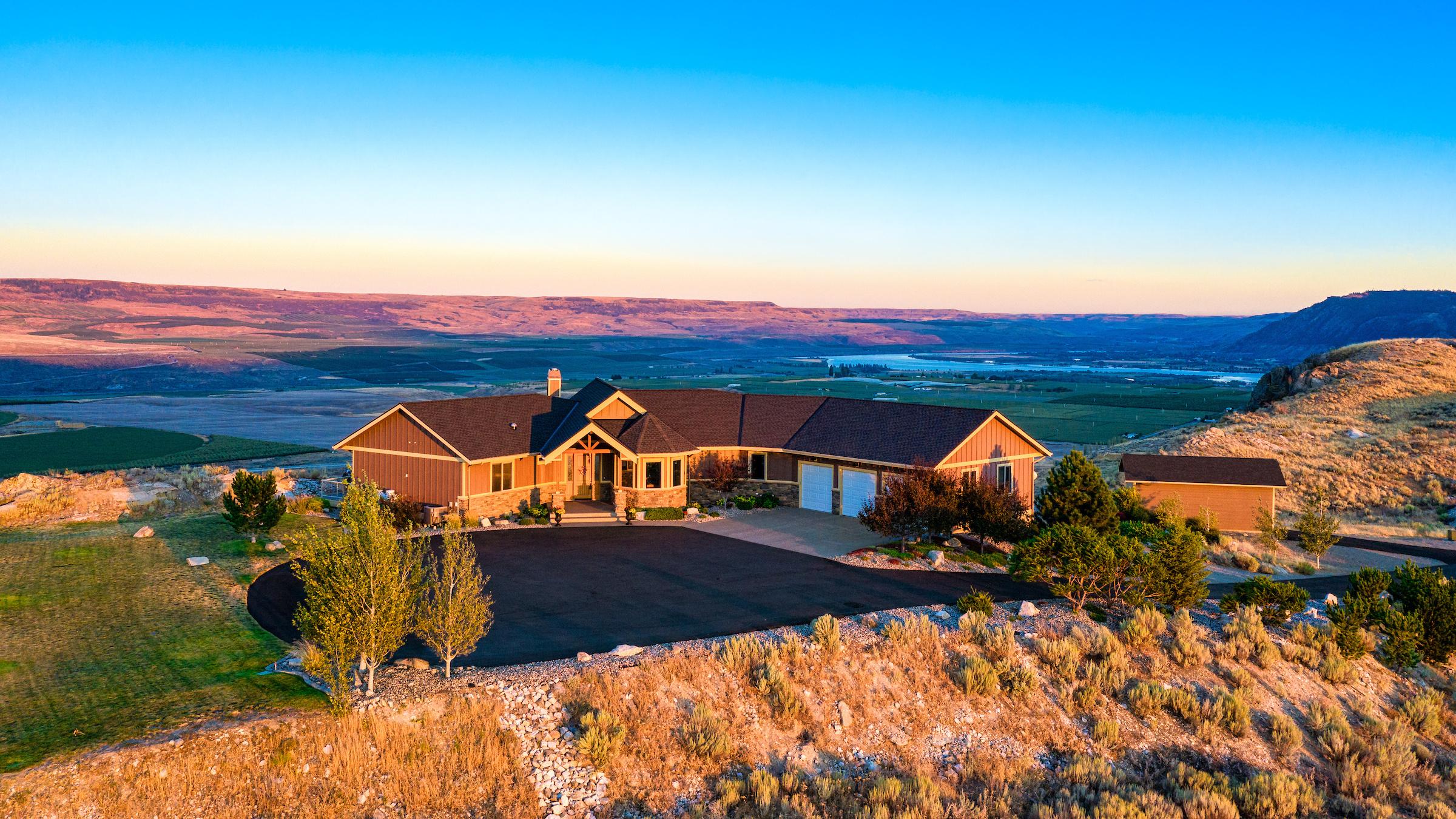 Paradise Retreat by Martina Austin - Issuu