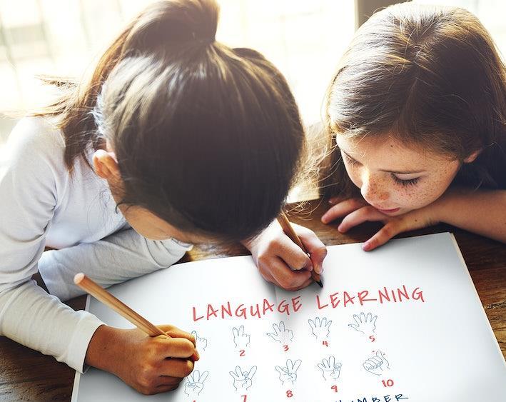 Analog and digital didactic language materials by Lorena Fonseca - Issuu