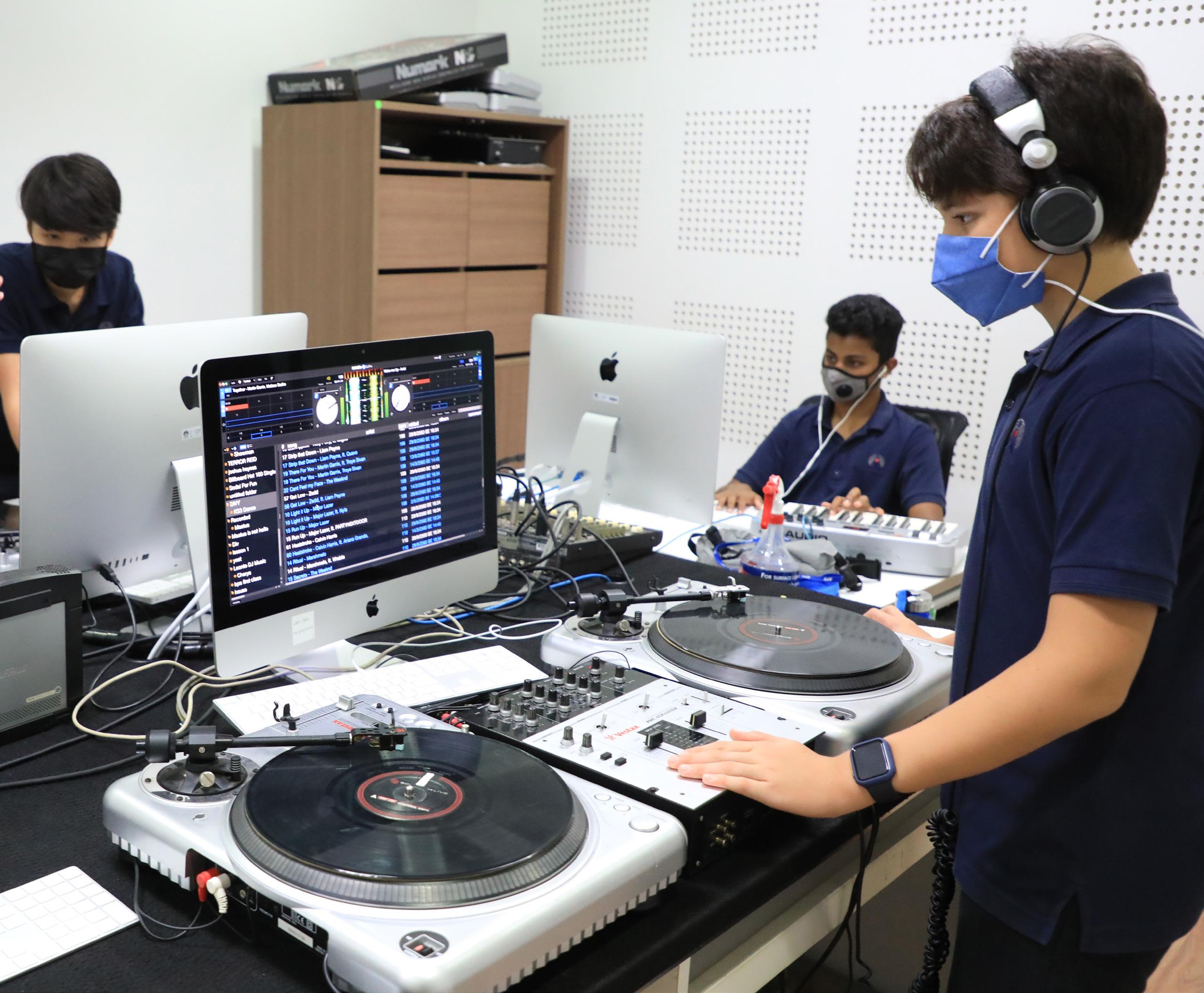 Key Stage 4 Curriculum Guide by Bangkok Patana School - Issuu