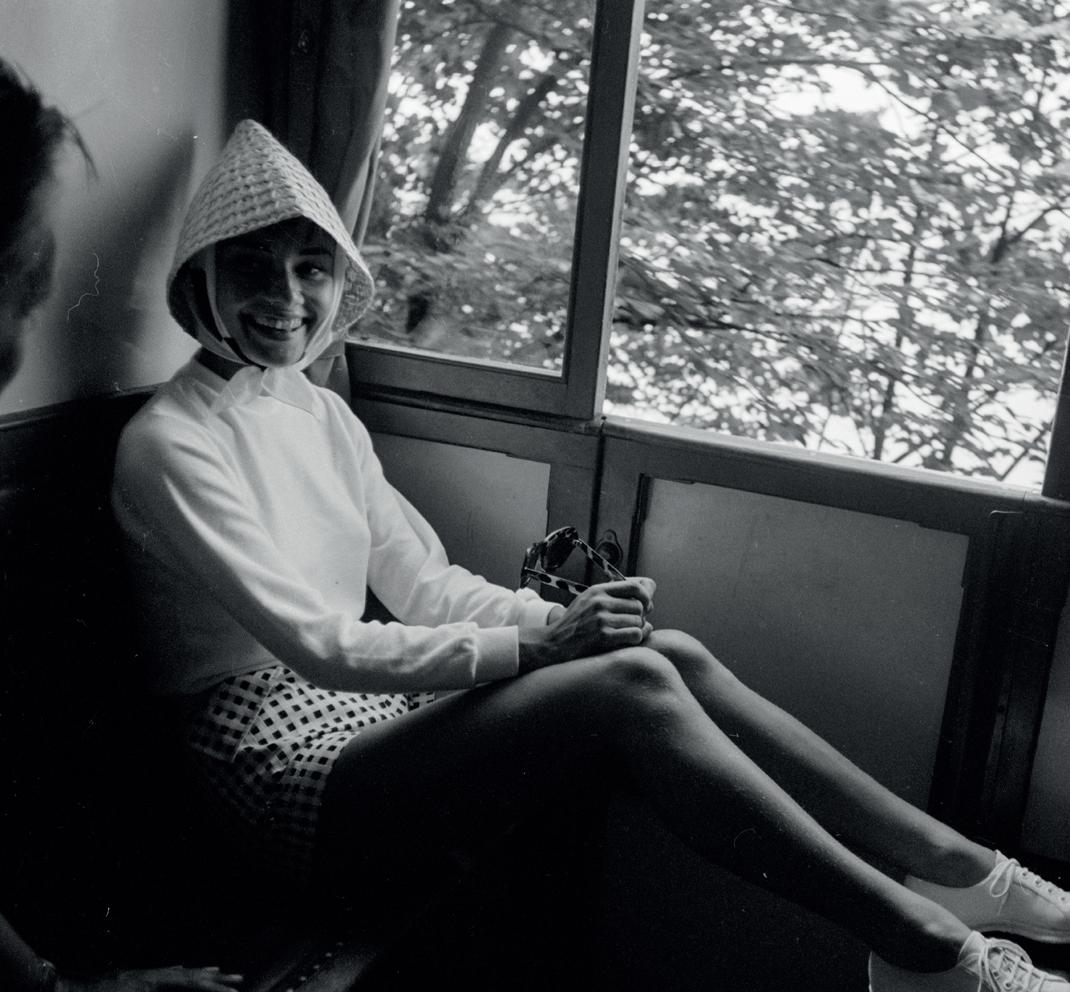 Brochure Cliff Walk / Felsenweg Broschüre by The Bürgenstock Selection ...