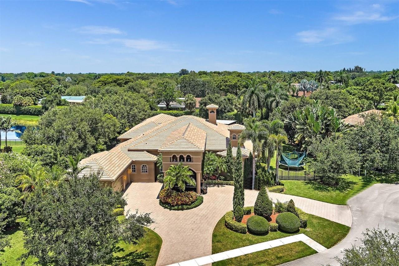 CASTLES® MAGAZINE by James Lowenstern - Issuu