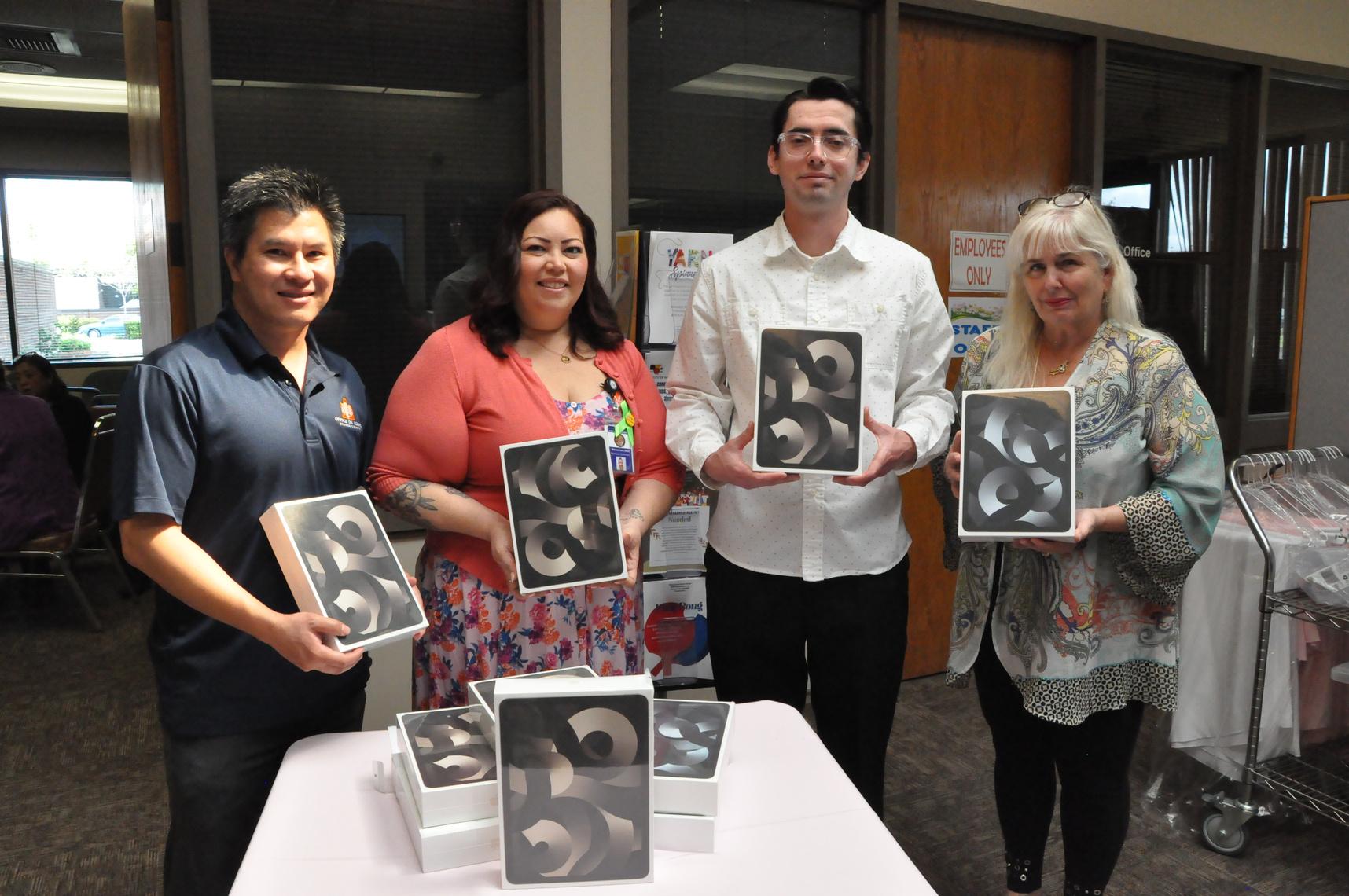 The Squeeze - Issue I by OC Community Resources - Issuu