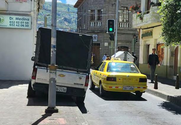 Carros parqueados en las aceras, un problema sin fin - Issuu