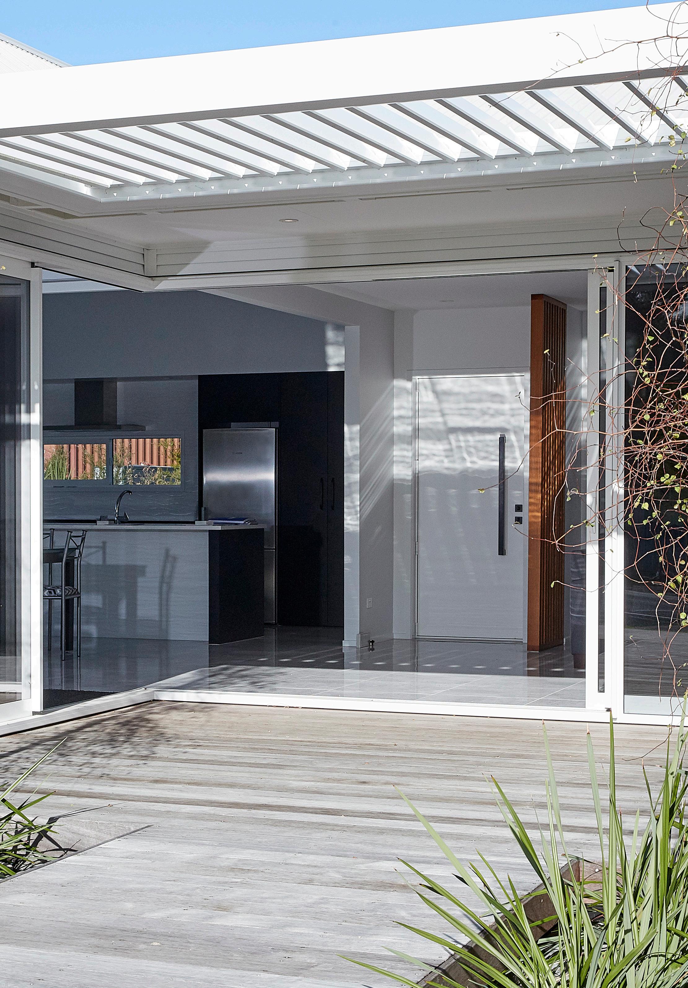 APL Specifier Guide by APL Window Solutions - Issuu