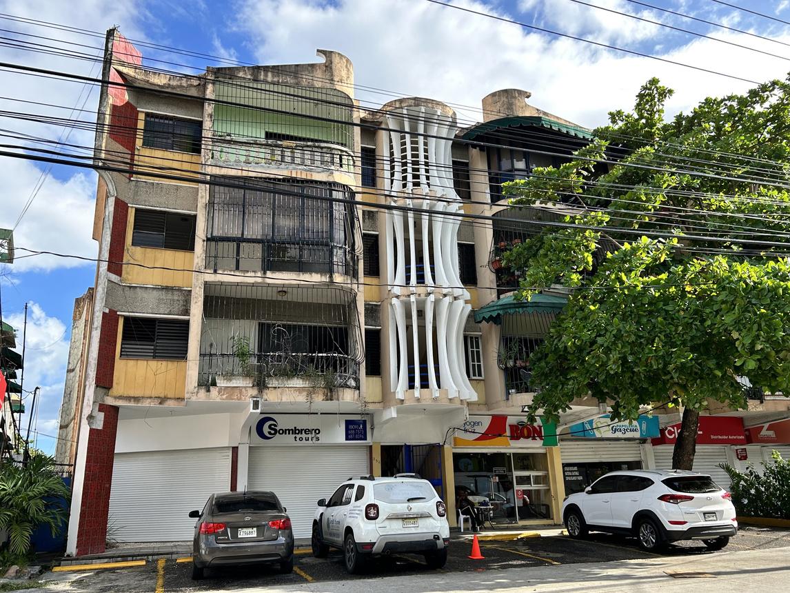 Diseño de fachada Condominio Villa de Gazcue - Laura Ramirez Arquitectura by Laura Ramírez ...