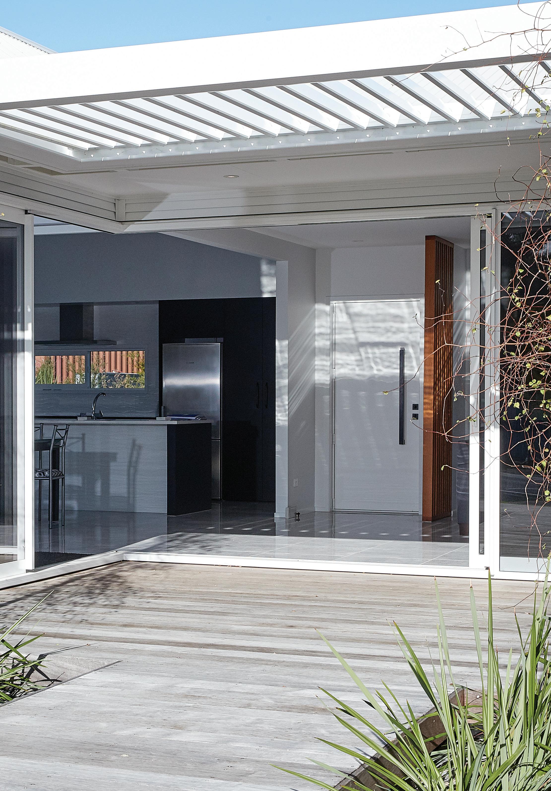 APL Specifier Guide by APL Window Solutions - Issuu