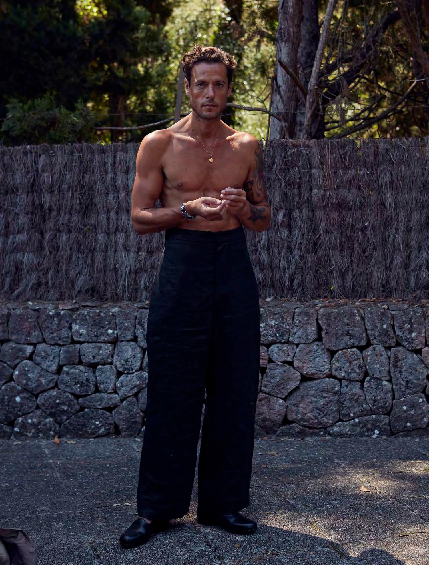 JON PAUL PHILLIPS by selectedartistsandicons - Issuu