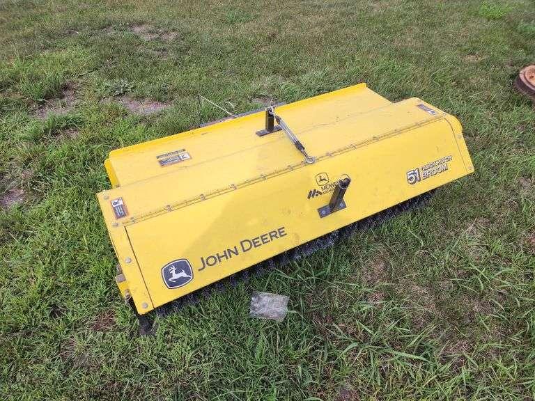 John Deere 51 Quick Hitch Broom For Compact Utility Tractor Operator's ...