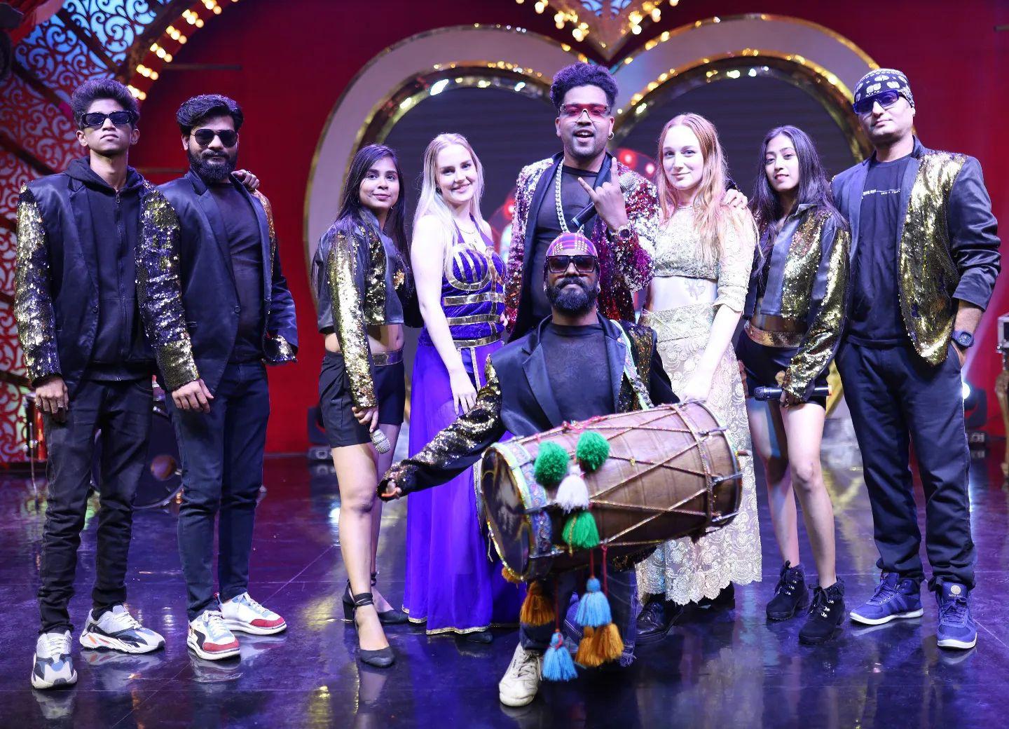 Bollypop Band by Mukund Kadu - Issuu