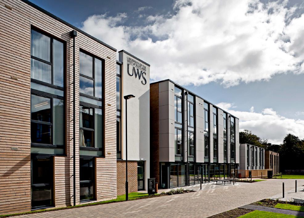 Descubre UWS by The Education Group London - Issuu