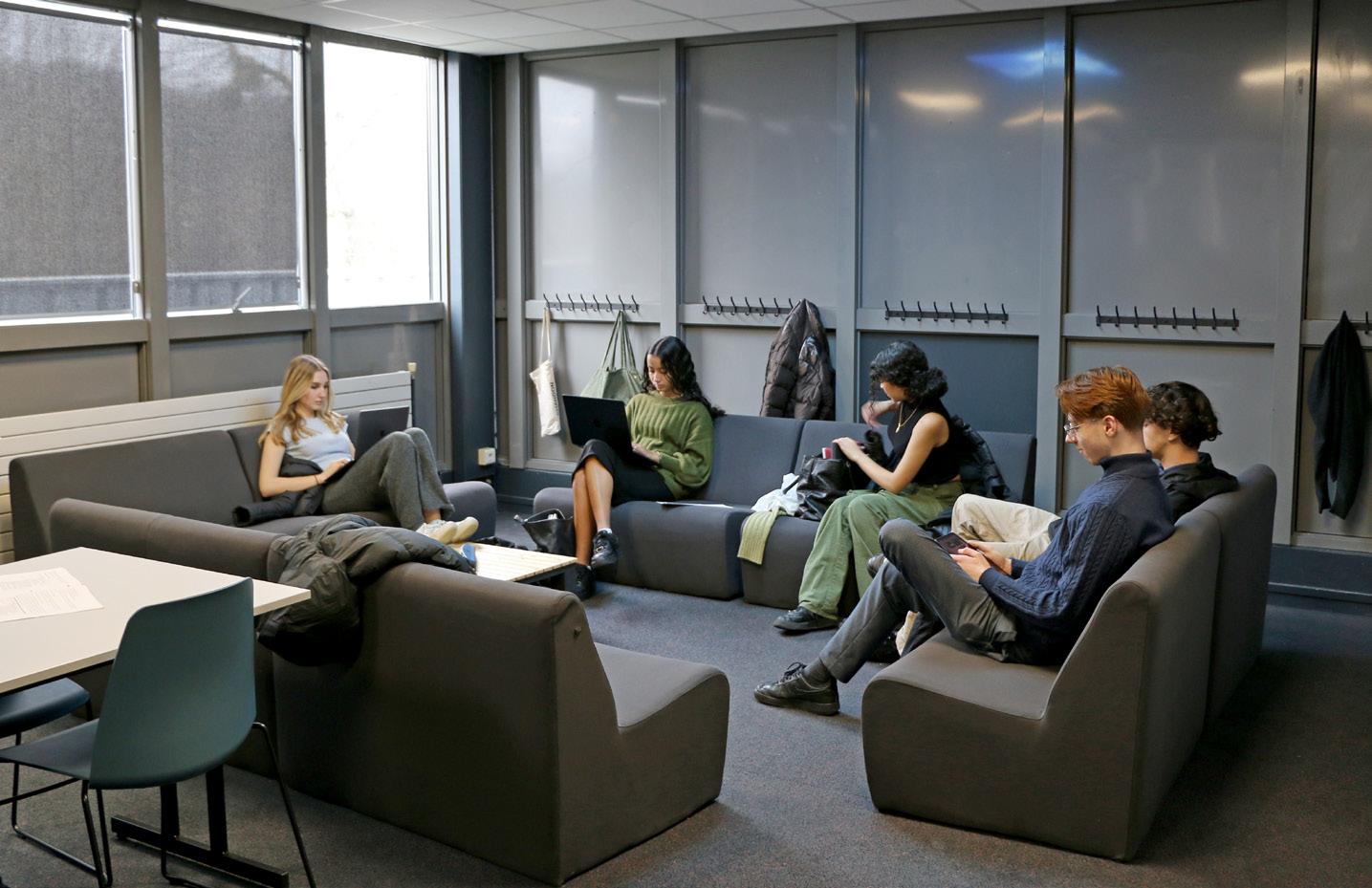 6th Form Student Guide by The British School of Paris - Issuu