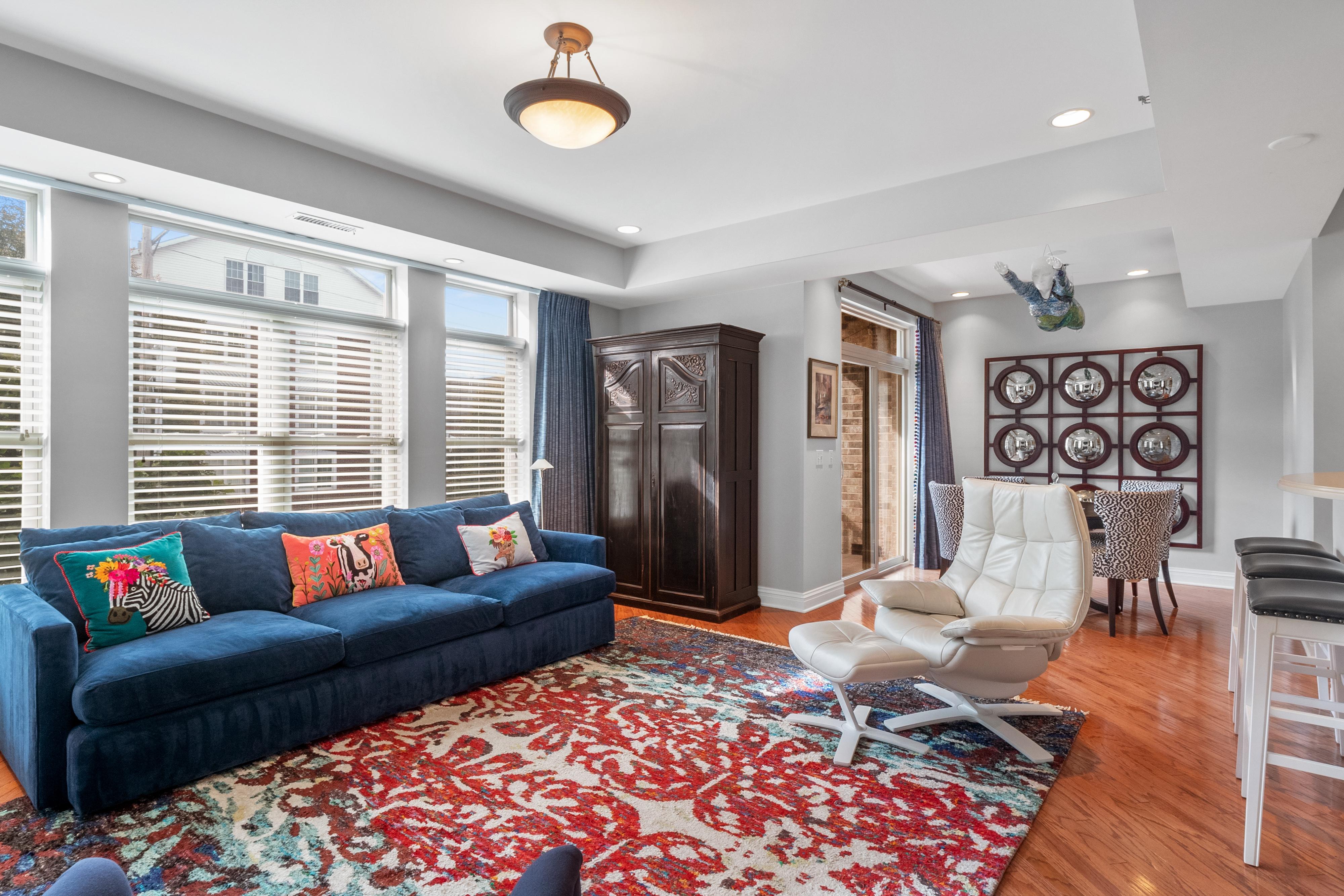 Anna Welke Silhouette by dielmannsothebysrealty - Issuu