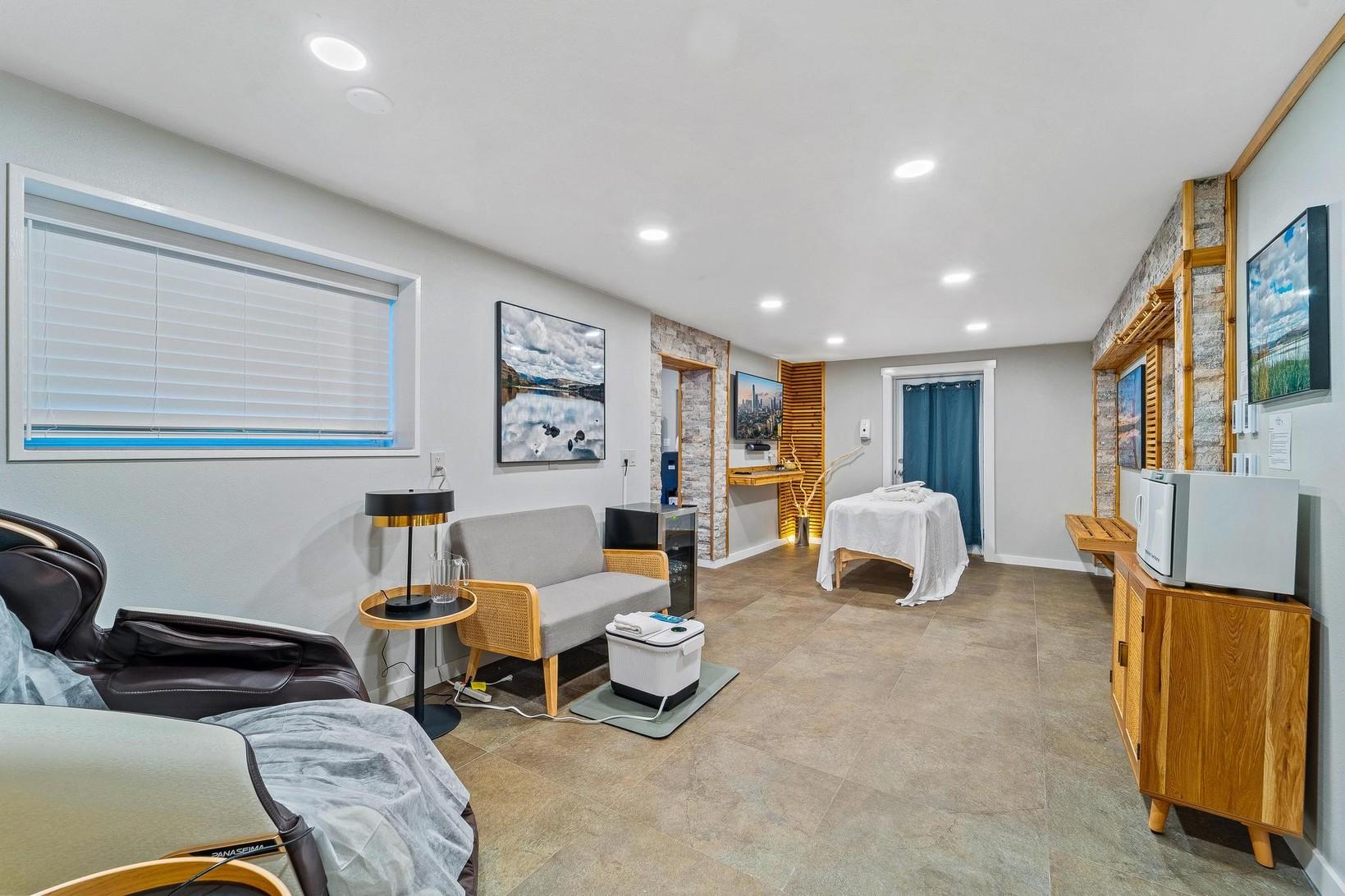 Book Infrared Dry Heat & Light Therapy Room In Washington by soaplake ...