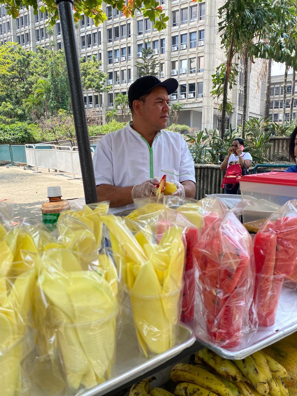 Economía informal by Nallely Solis - Issuu