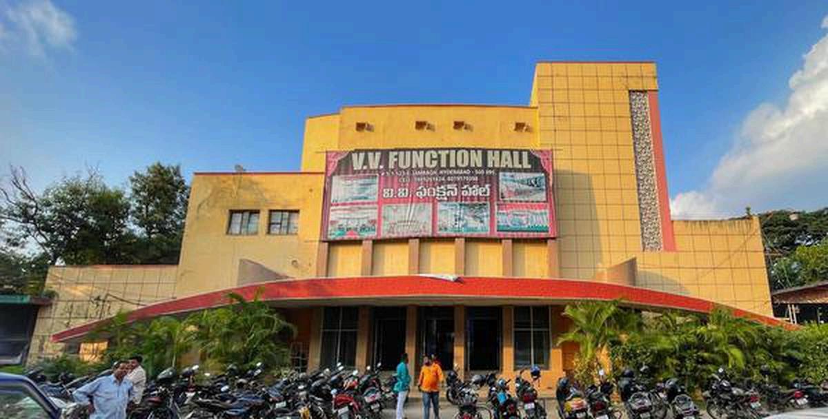 TollyTales by Ayeed Paloli - Issuu