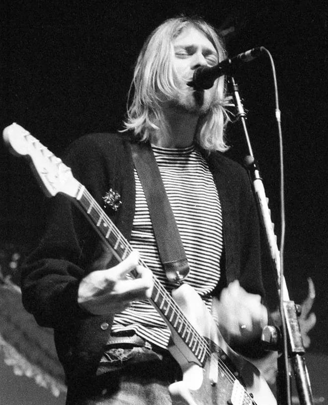 Folleto Estilo Grunge by Yuri Ray - Issuu