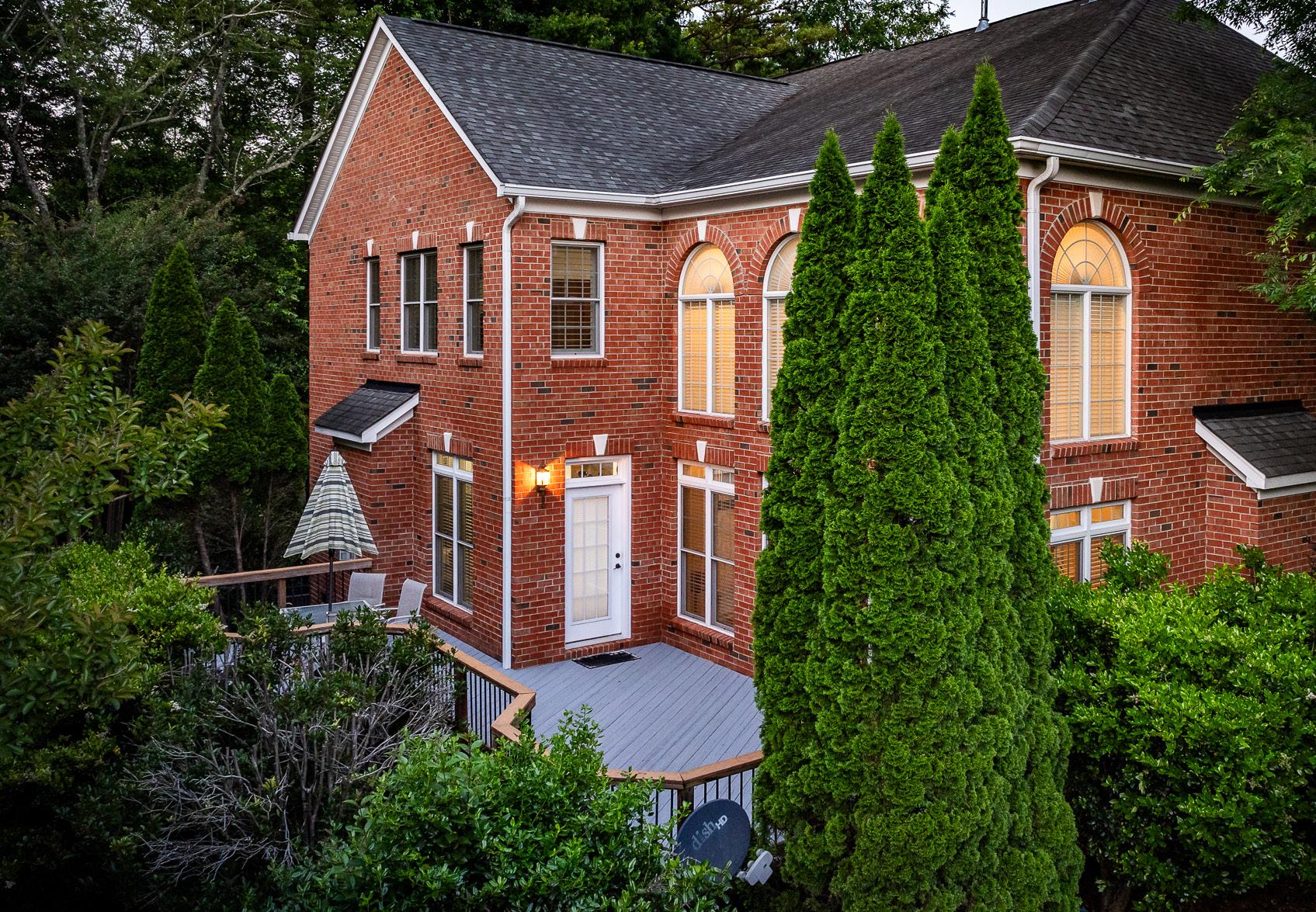 8719 Fairview Road by Dickens Mitchener - Issuu