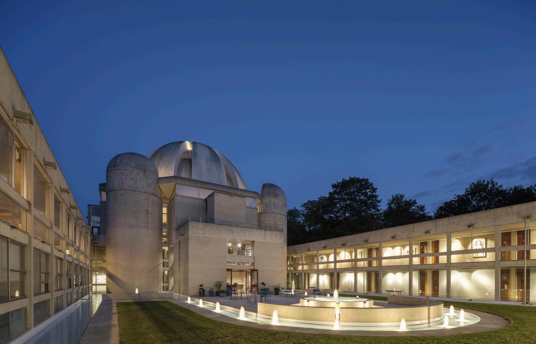 Murray Edwards Summer School Welcome Pack by Murrayedwardsevents - Issuu