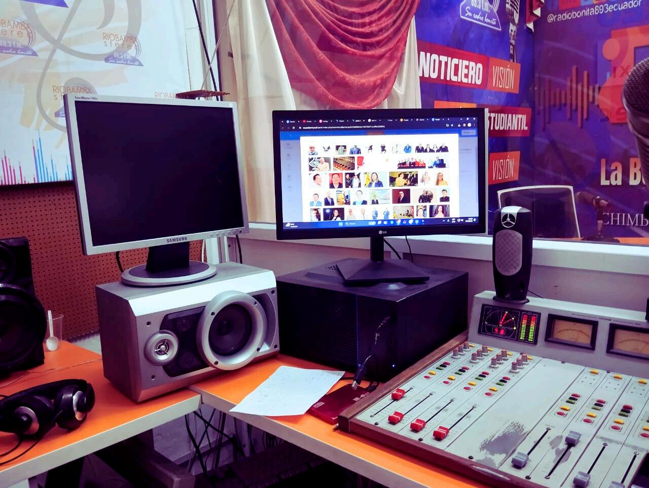 TRANSFORMACIONES DE LA RADIO EN LA ERA DIGITAL by Sofia Caisaguano - Issuu