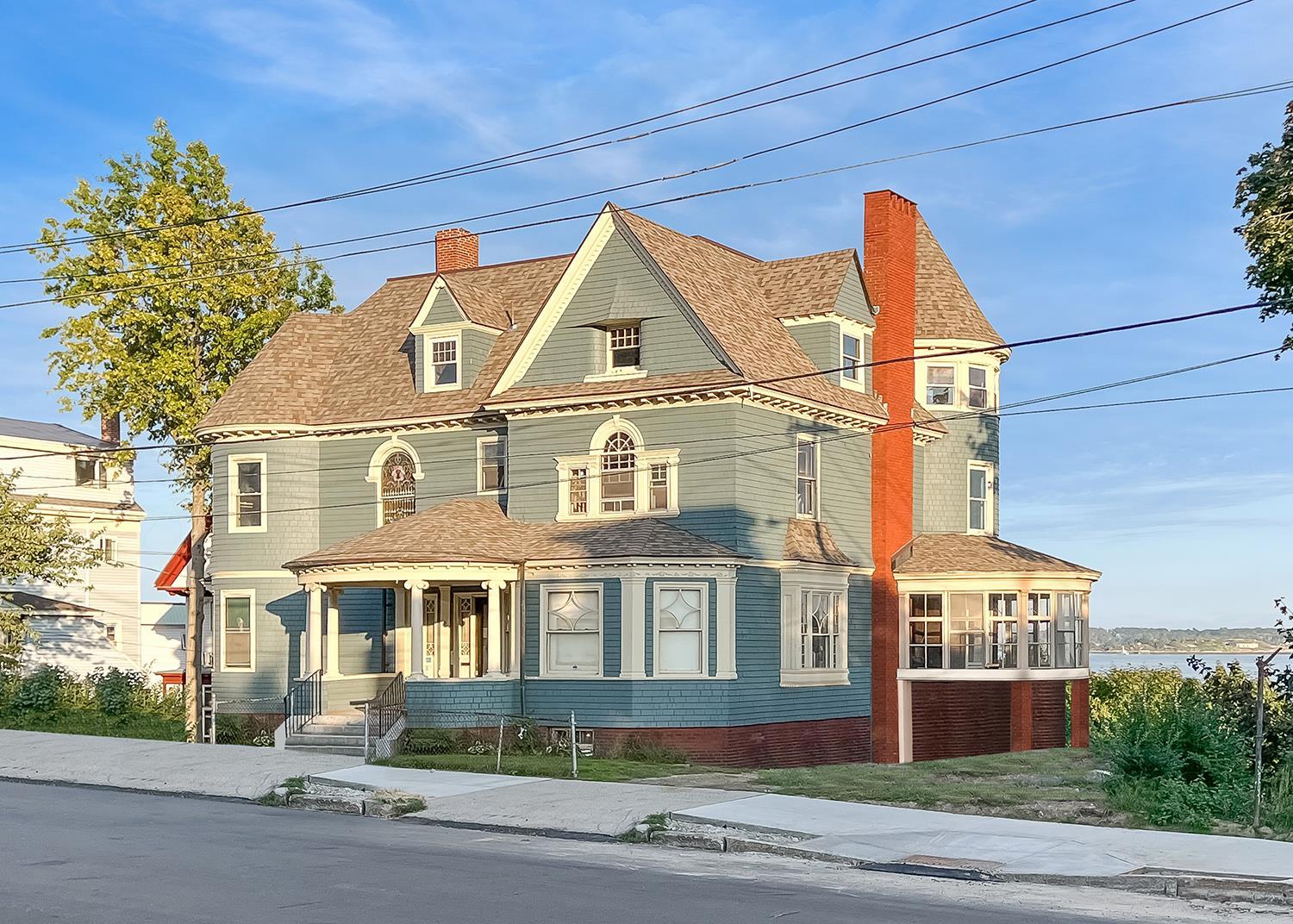 CASTLES® MAGAZINE by James Lowenstern - Issuu