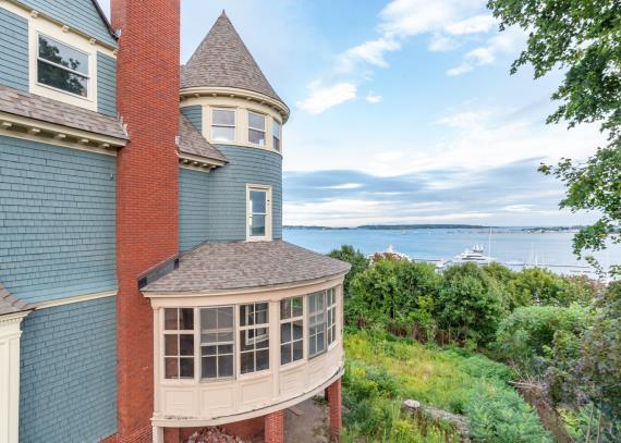 CASTLES® MAGAZINE by James Lowenstern - Issuu