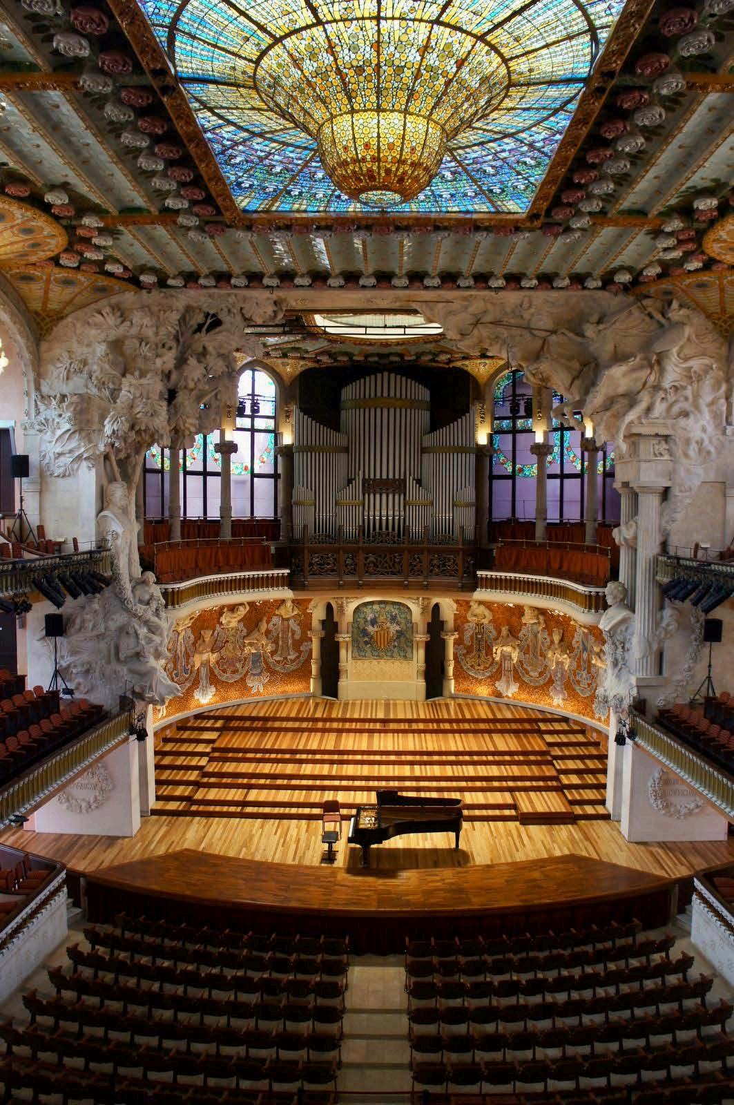 VANTAGE - Issue 1 Spring 2025 by vantage.magazine - Issuu