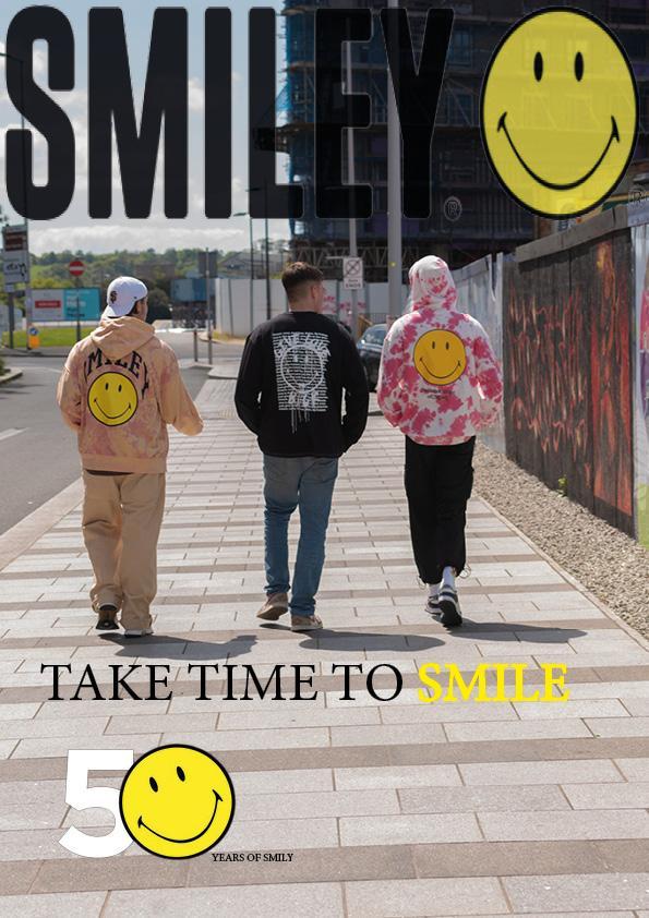 Smiley World Fashion magazine by Isabelle McCarthy - Student - Issuu