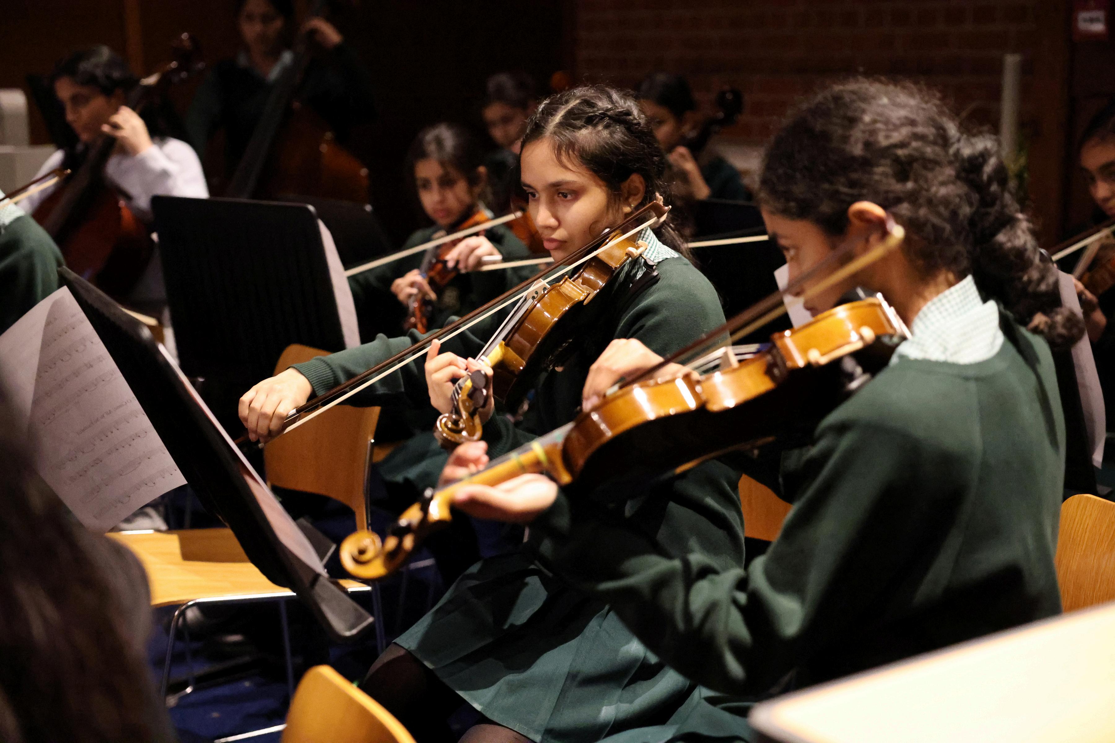 Co-Curricular Guide Spring Term 2026 by St Helen's School - Issuu